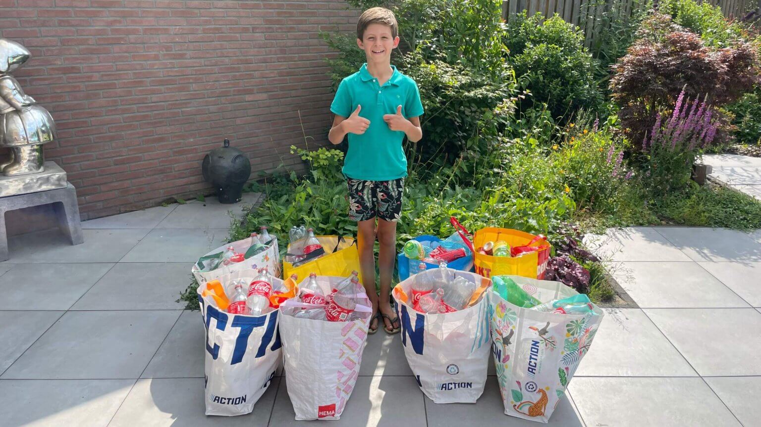 Vergroenen met plastic flessen: Dani doet het! | Justdiggit